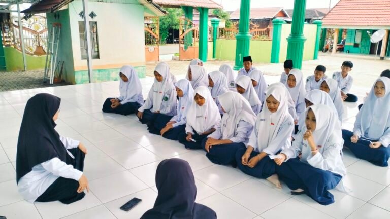 Tim Paduan Suara MTsN 1 HSU Gelar Latihan Jelang Peringatan Hari Sumpah ...